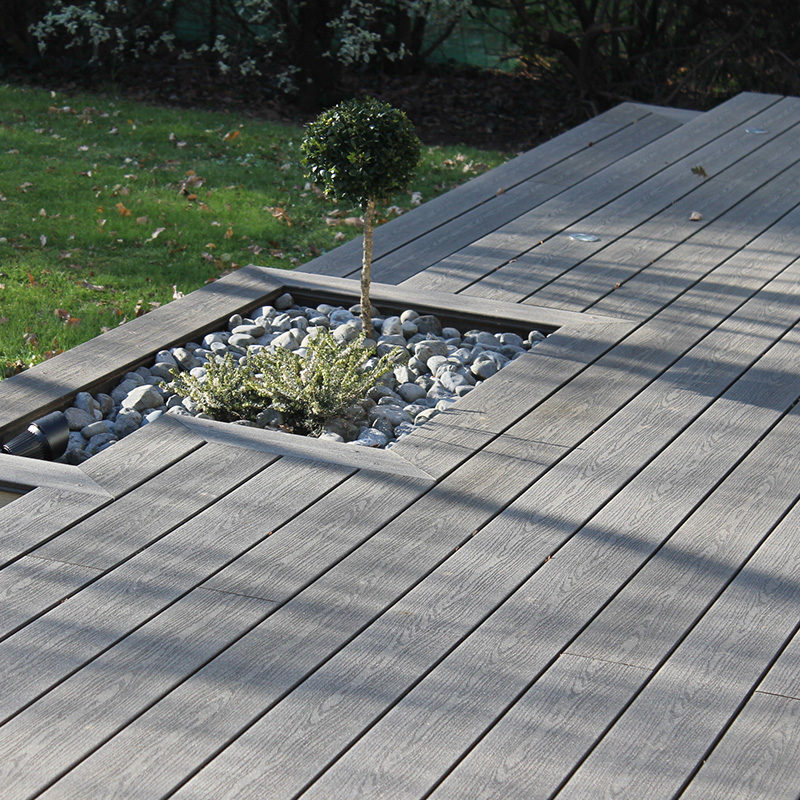 Photos de terrasses en COMPOSITE SILVADEC ÉLÉGANCE - Connexion Bois Direct