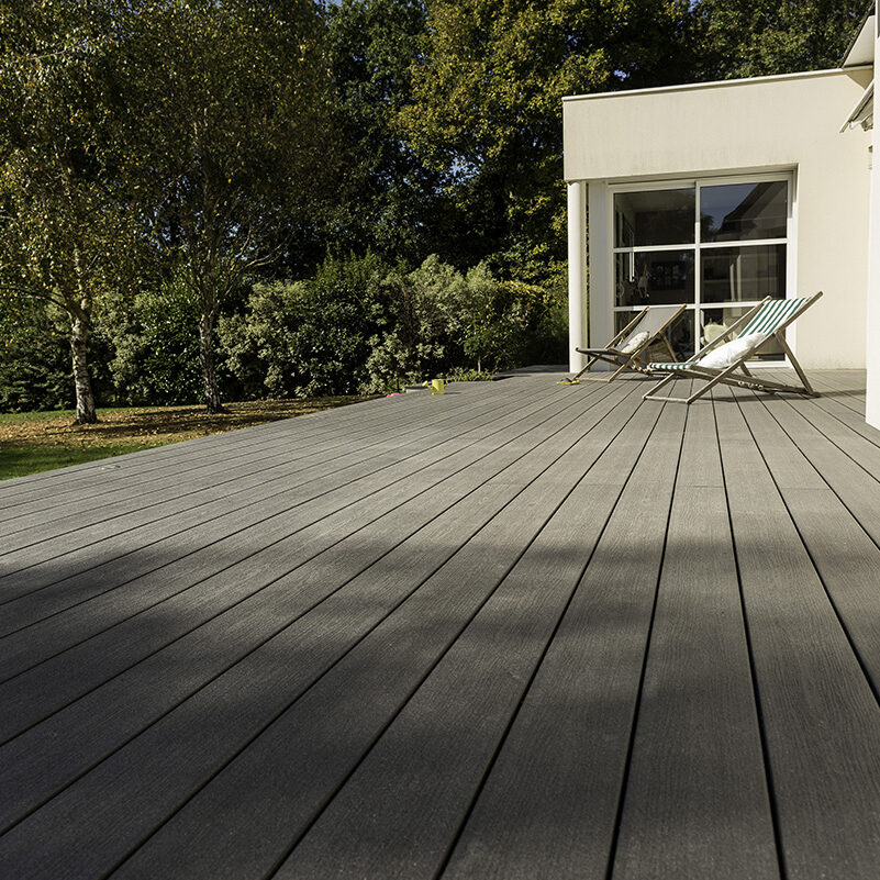 Photos de terrasses en COMPOSITE SILVADEC ÉLÉGANCE - Connexion Bois Direct