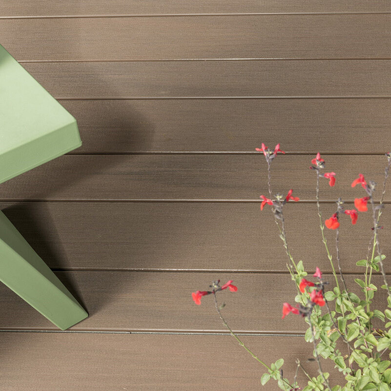 Photos de terrasses en COMPOSITE SILVADEC HI-TECH - Connexion Bois Direct